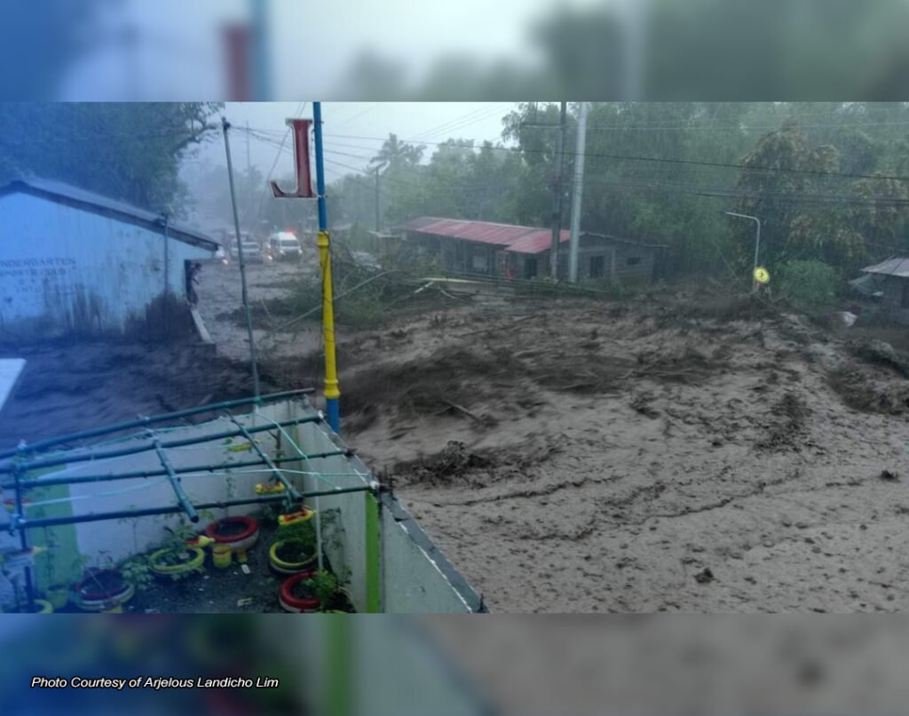 7 BAHAY NATANGAY NG BAHA SA QUEZON AT BATANGAS - SAKSI NGAYON